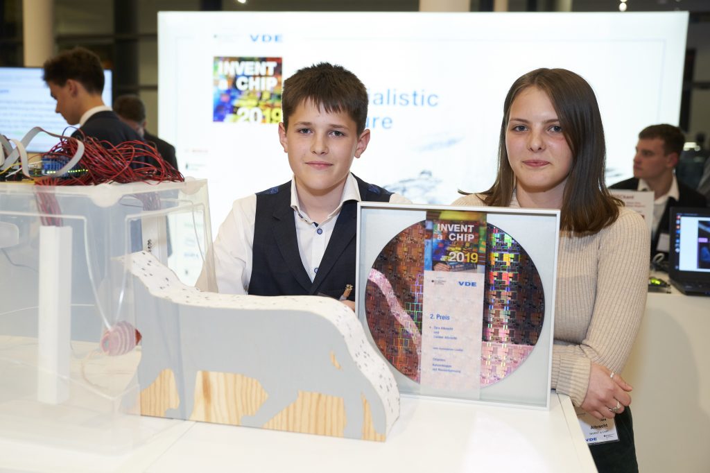 Doppelter Erfolg bei Invent a Chip - Gymnasium Lindlar